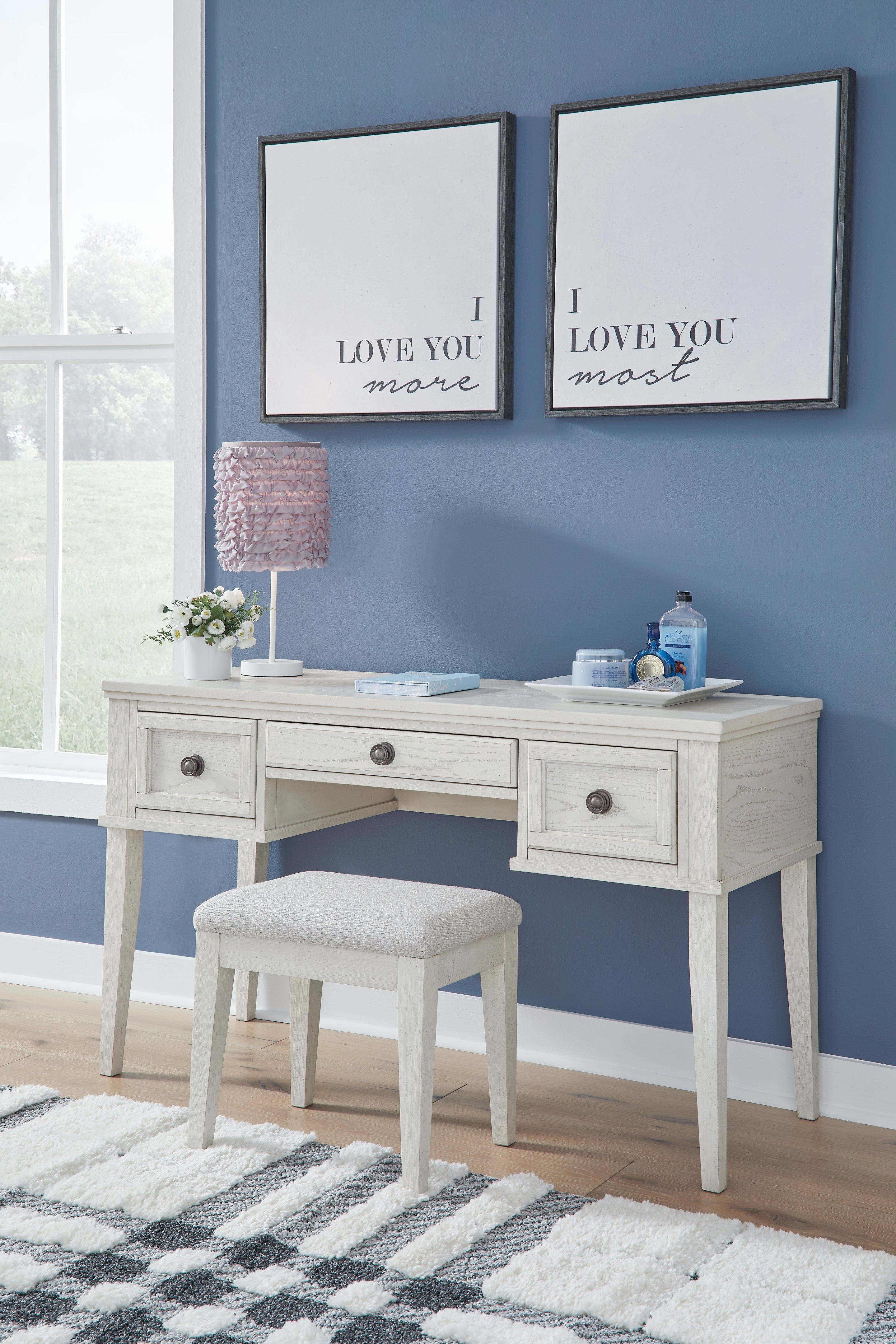 Robbinsdale Dressing Table with Stool – Antique White – InStyle Furniture