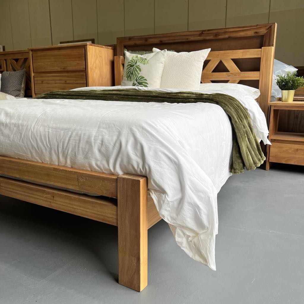 Diamond Willow Bed - Natural – InStyle Furniture