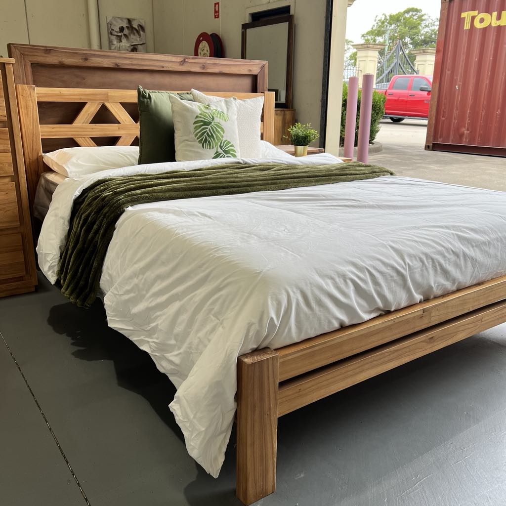 Diamond Willow Bed - Natural – InStyle Furniture