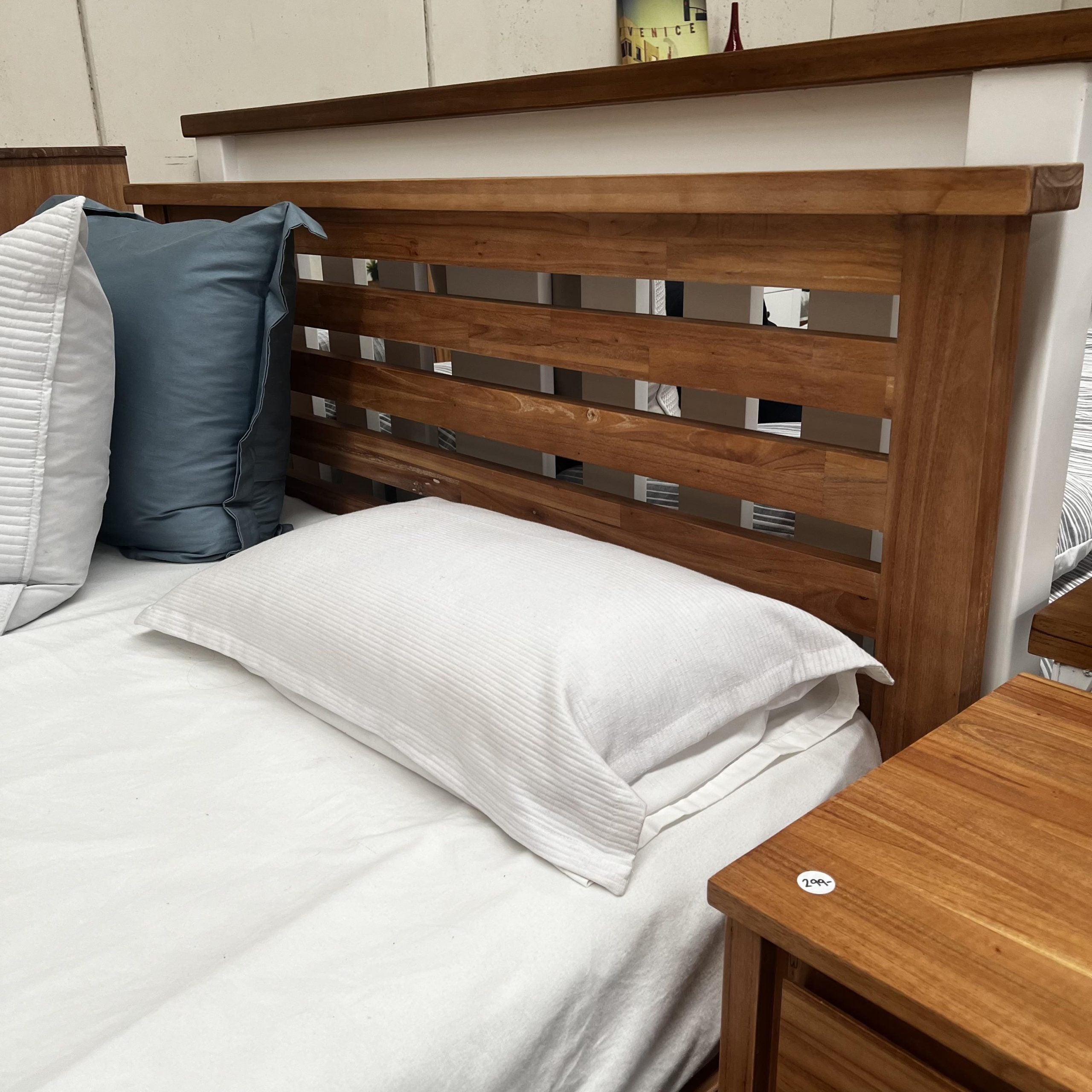 Grand Horizons Bed - Natural - InStyle Furniture