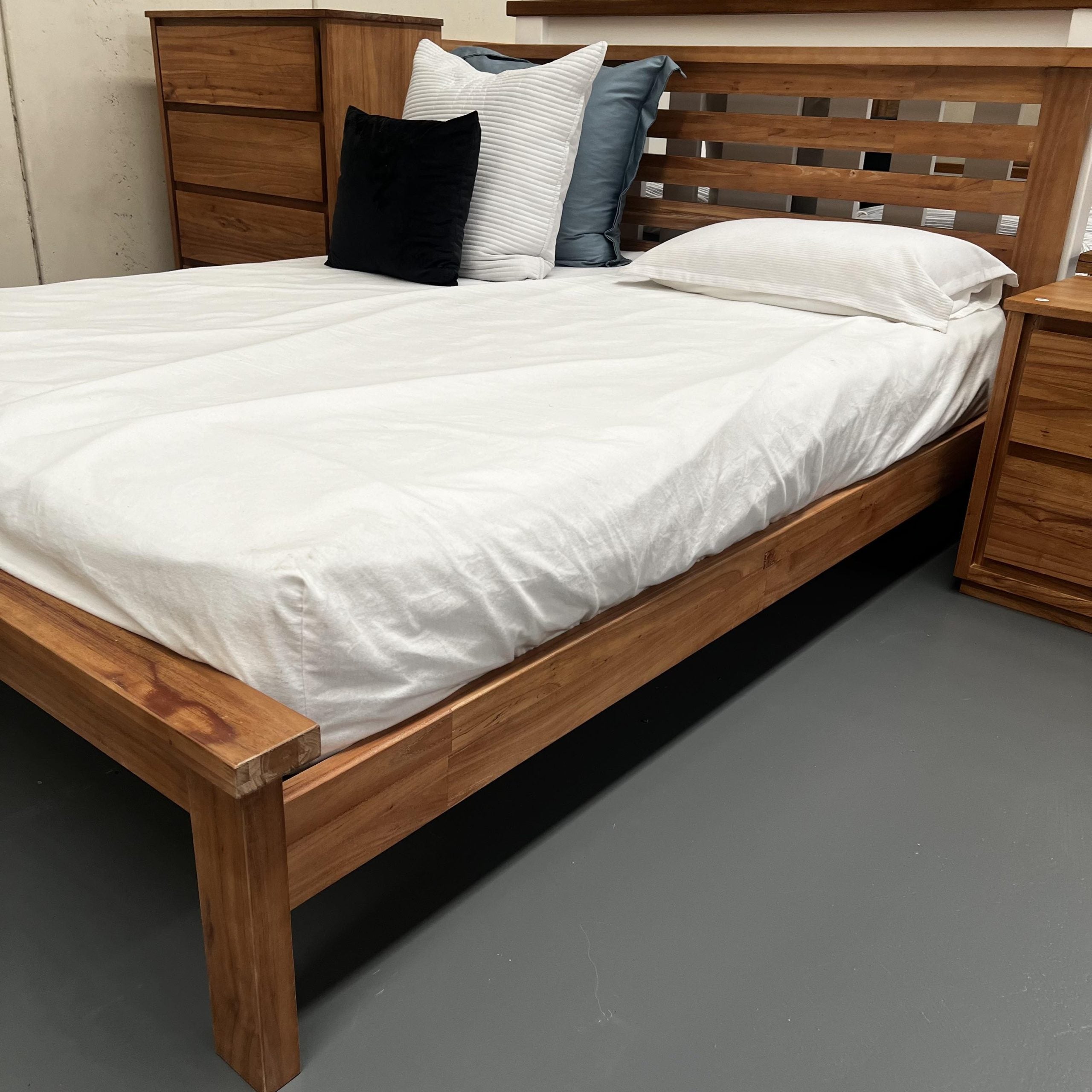 Grand Horizons Bed - Natural - InStyle Furniture