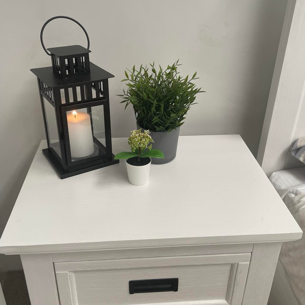 Hampton Coastal Bedside Table - White – InStyle Furniture