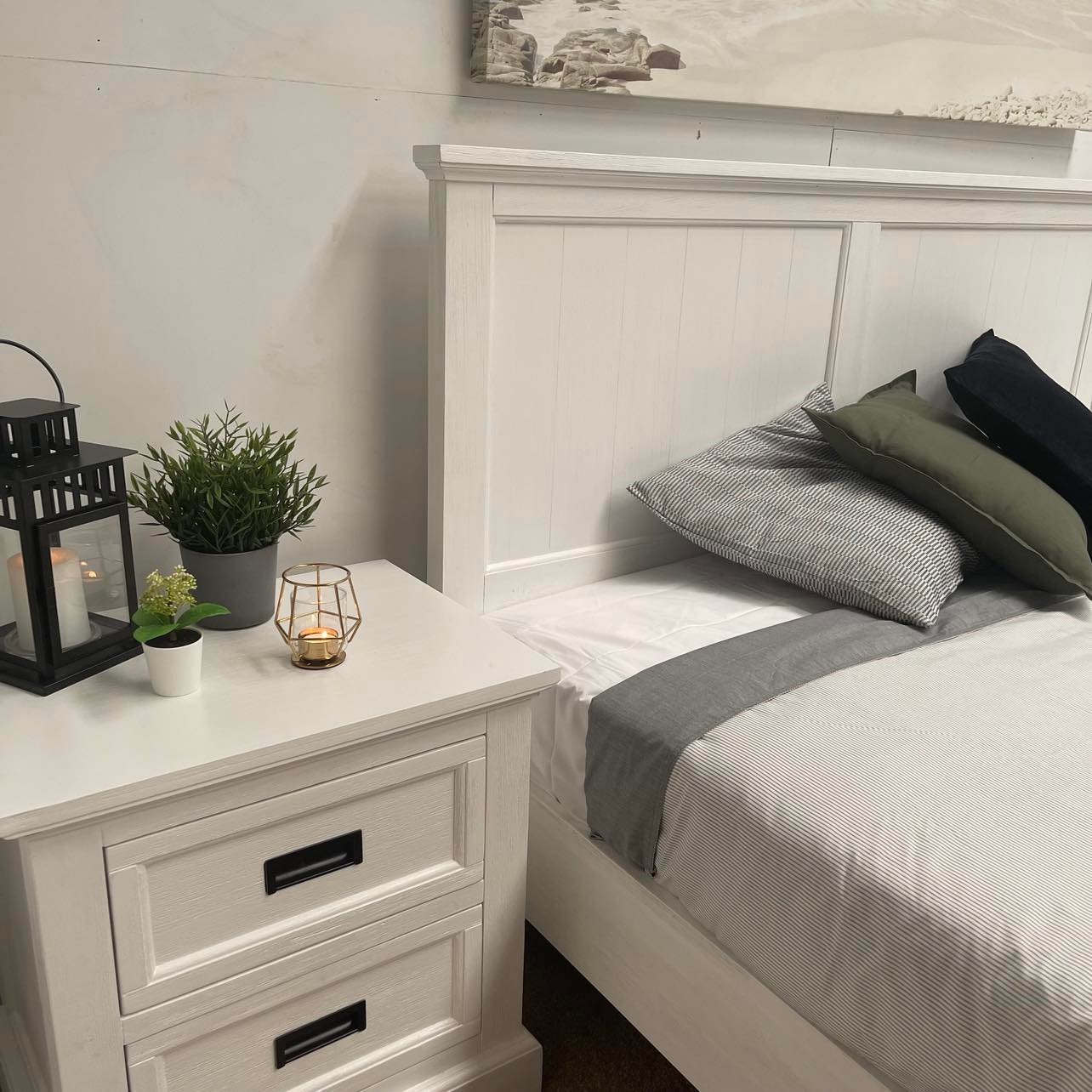 Hampton Coastal Bedside Table - White – InStyle Furniture