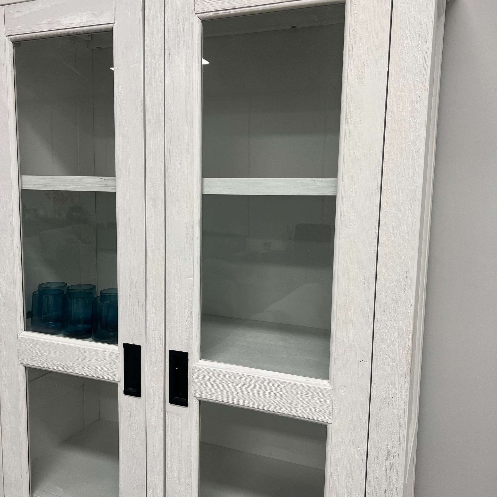 Hampton Coastal White Display Cabinet - White – InStyle Furniture