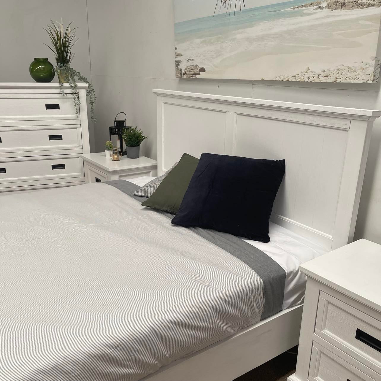 Hampton Coastal Bed - White – InStyle Furniture